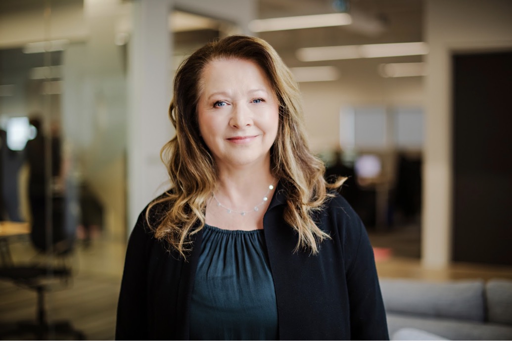 Axonify: Interview With Co-Founder & CEO Carol Leaman About The ...